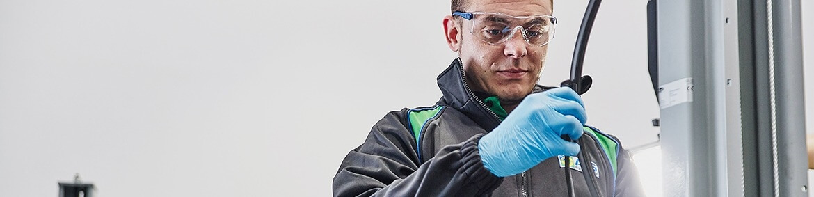 How Do I Clean Windshield Wiper Blades?